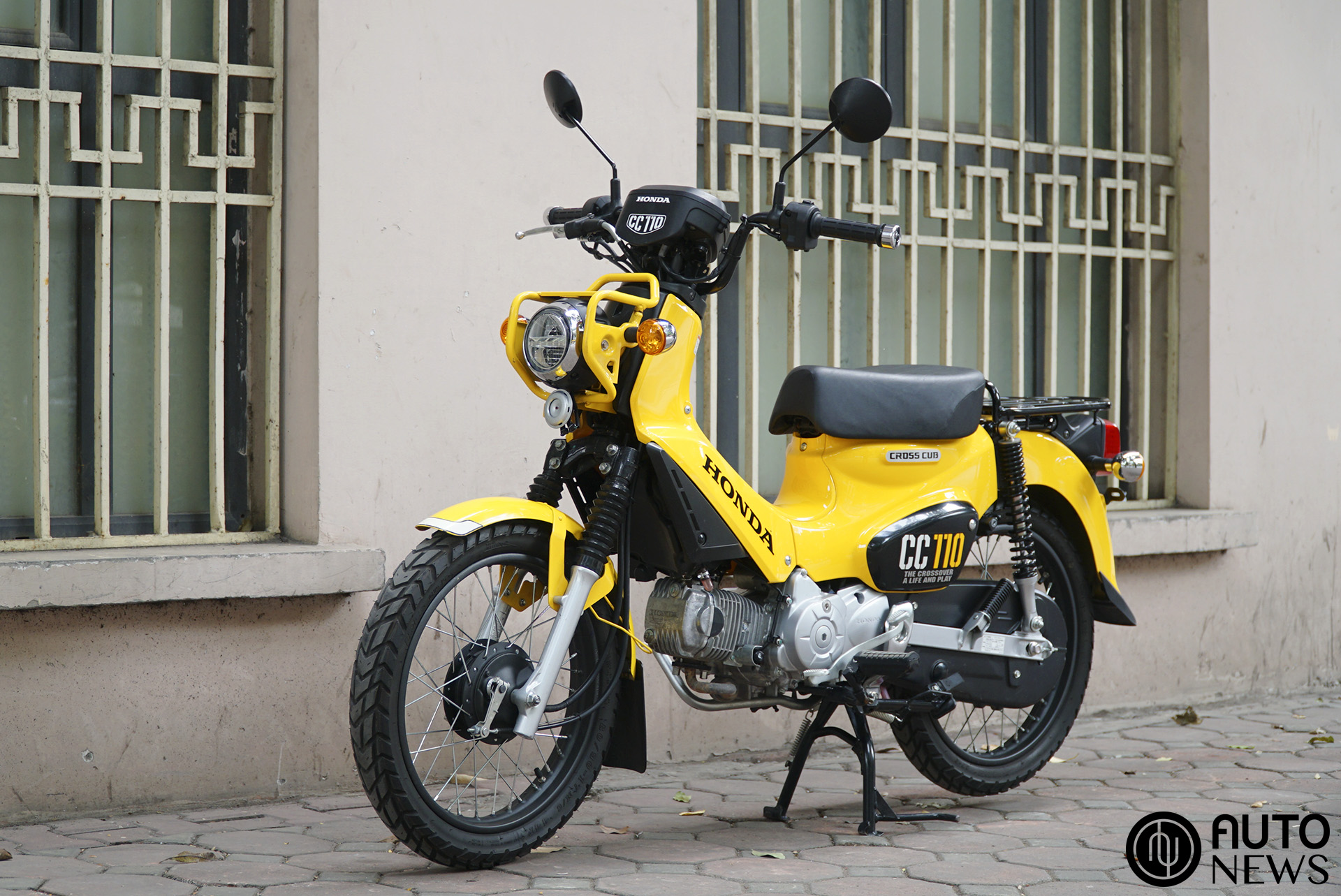 Honda Cross Cub 110 "độc lạ" xuất hiện tại Hà Nội | AutoMotorVN