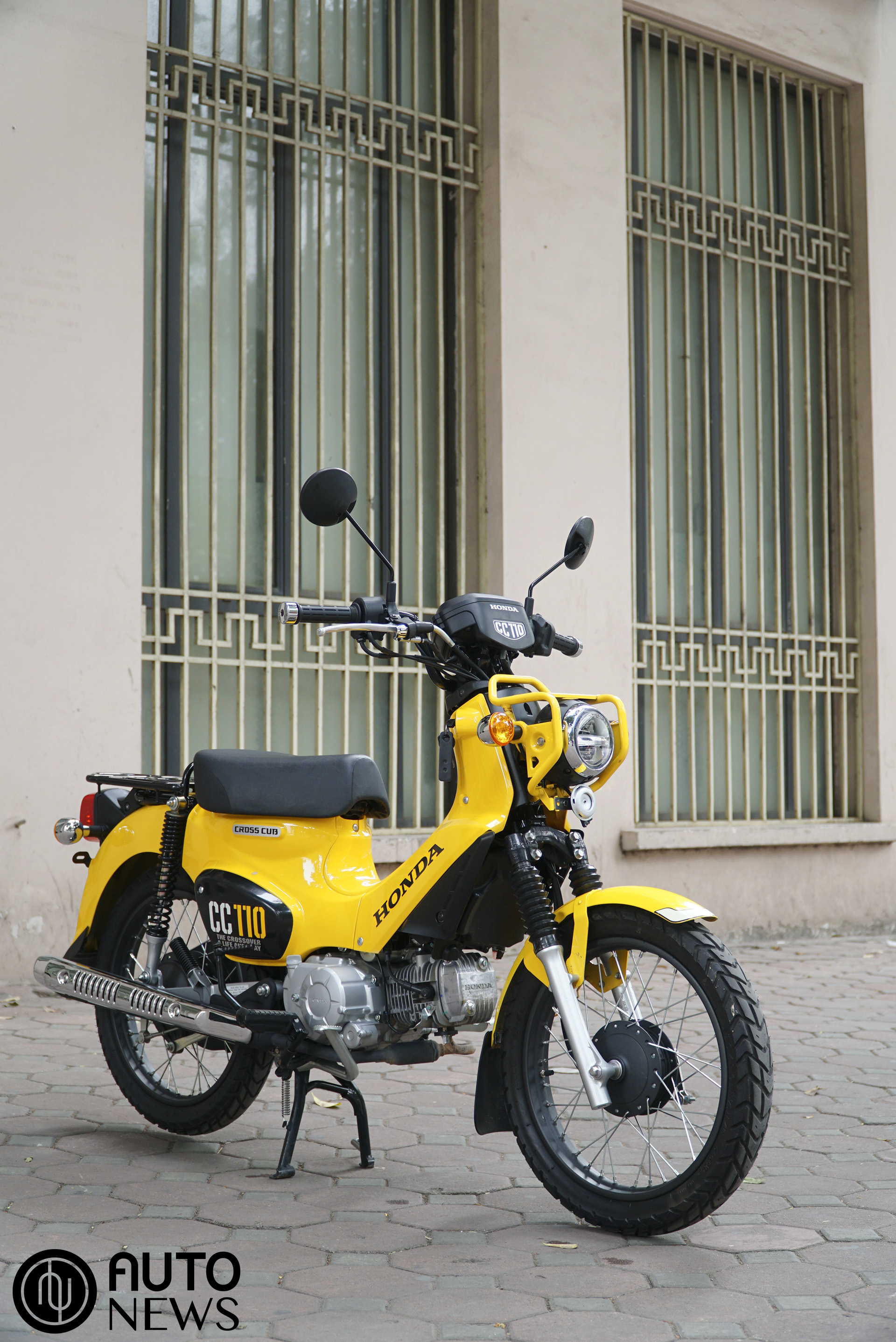 Honda Cross Cub 110 "độc lạ" xuất hiện tại Hà Nội | AutoMotorVN