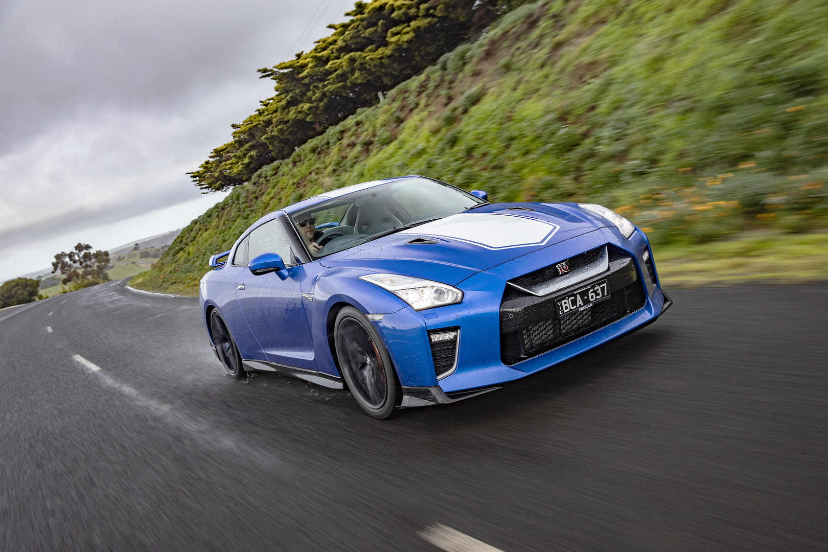 Siêu xe Nissan GT-R thế hệ tiếp theo có gì đặc biệt? | AutoMotorVN