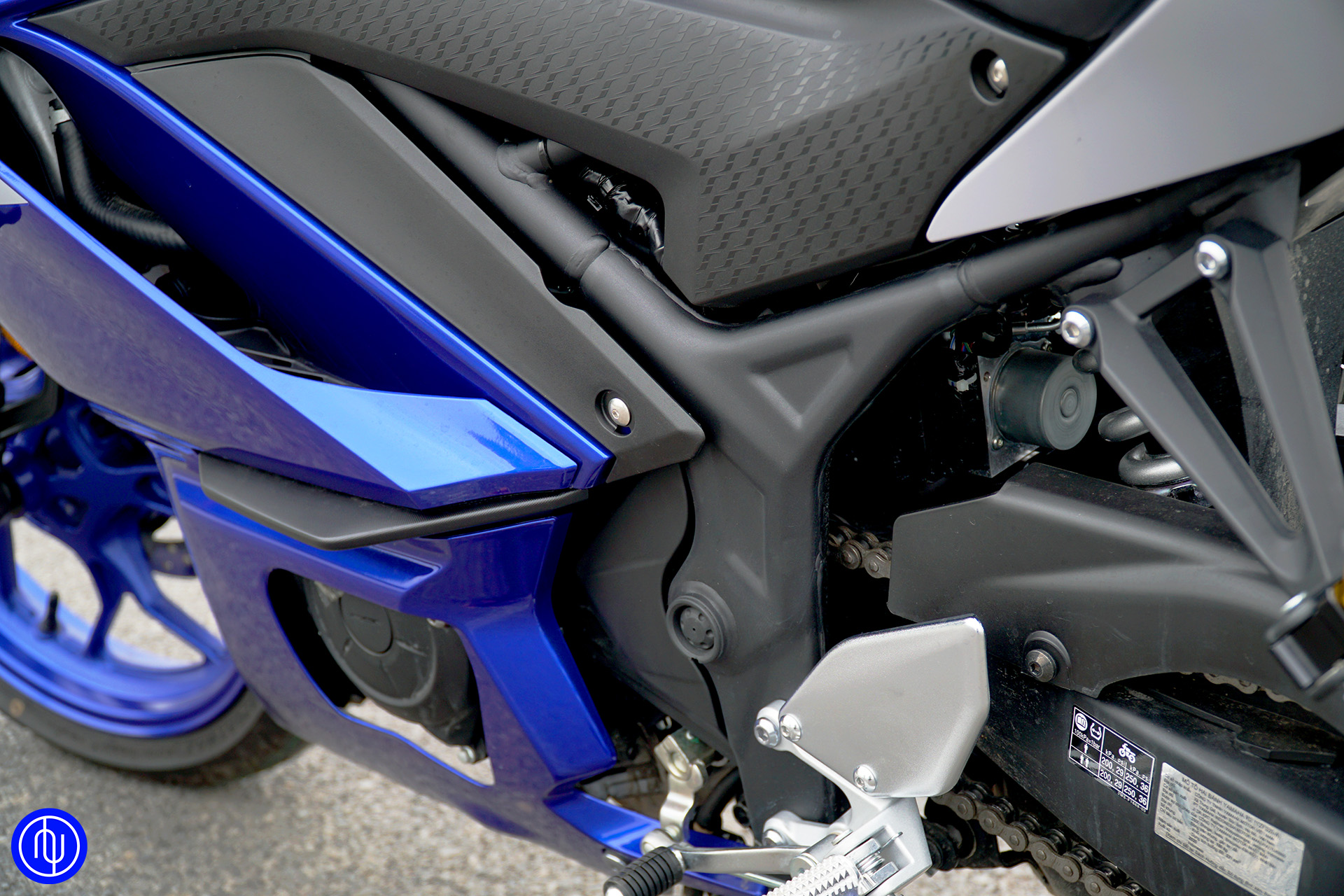 Soi chi tiết Yamaha R3 2020 nhập khẩu chính hãng | AutoMotorVN