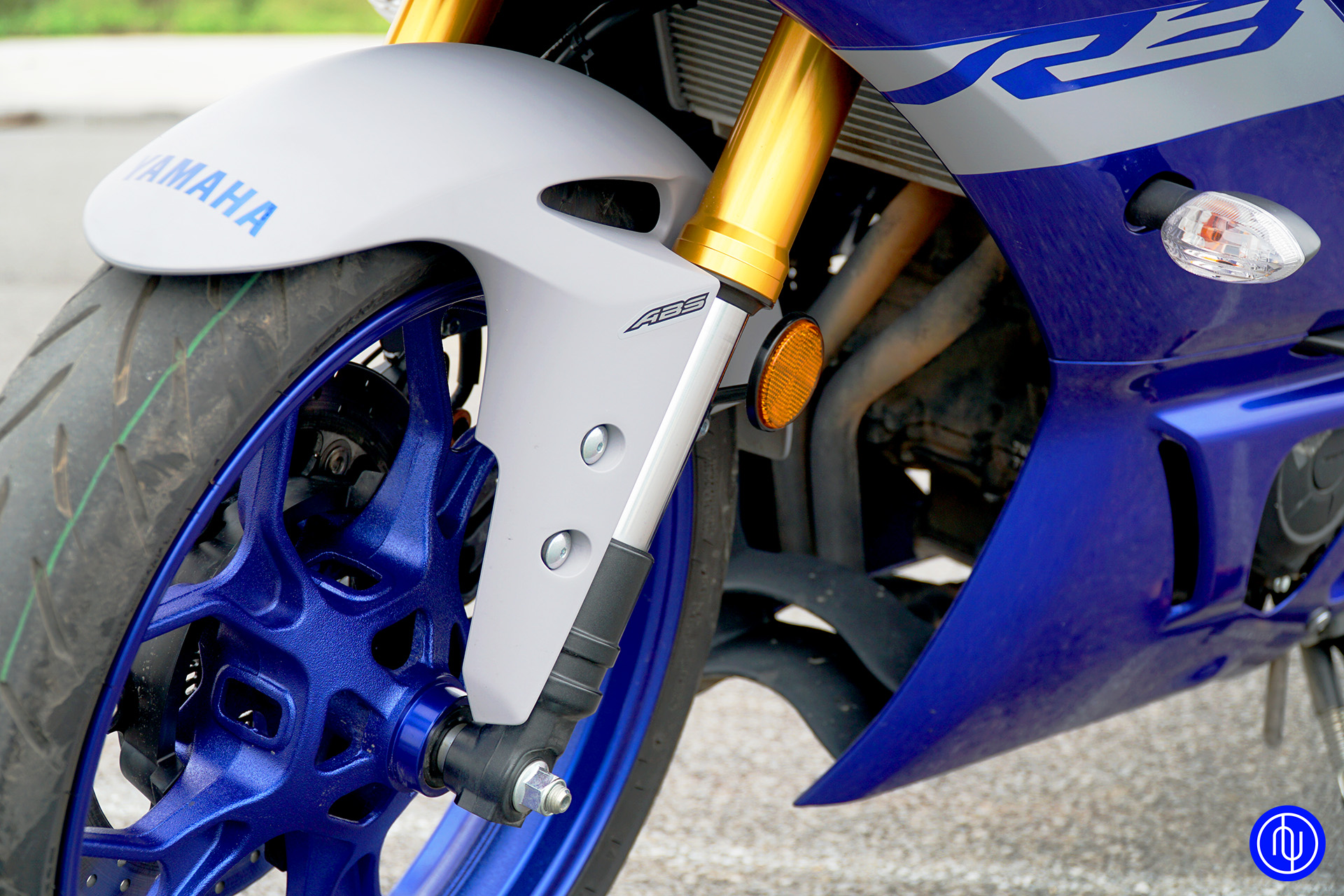 Soi chi tiết Yamaha R3 2020 nhập khẩu chính hãng | AutoMotorVN