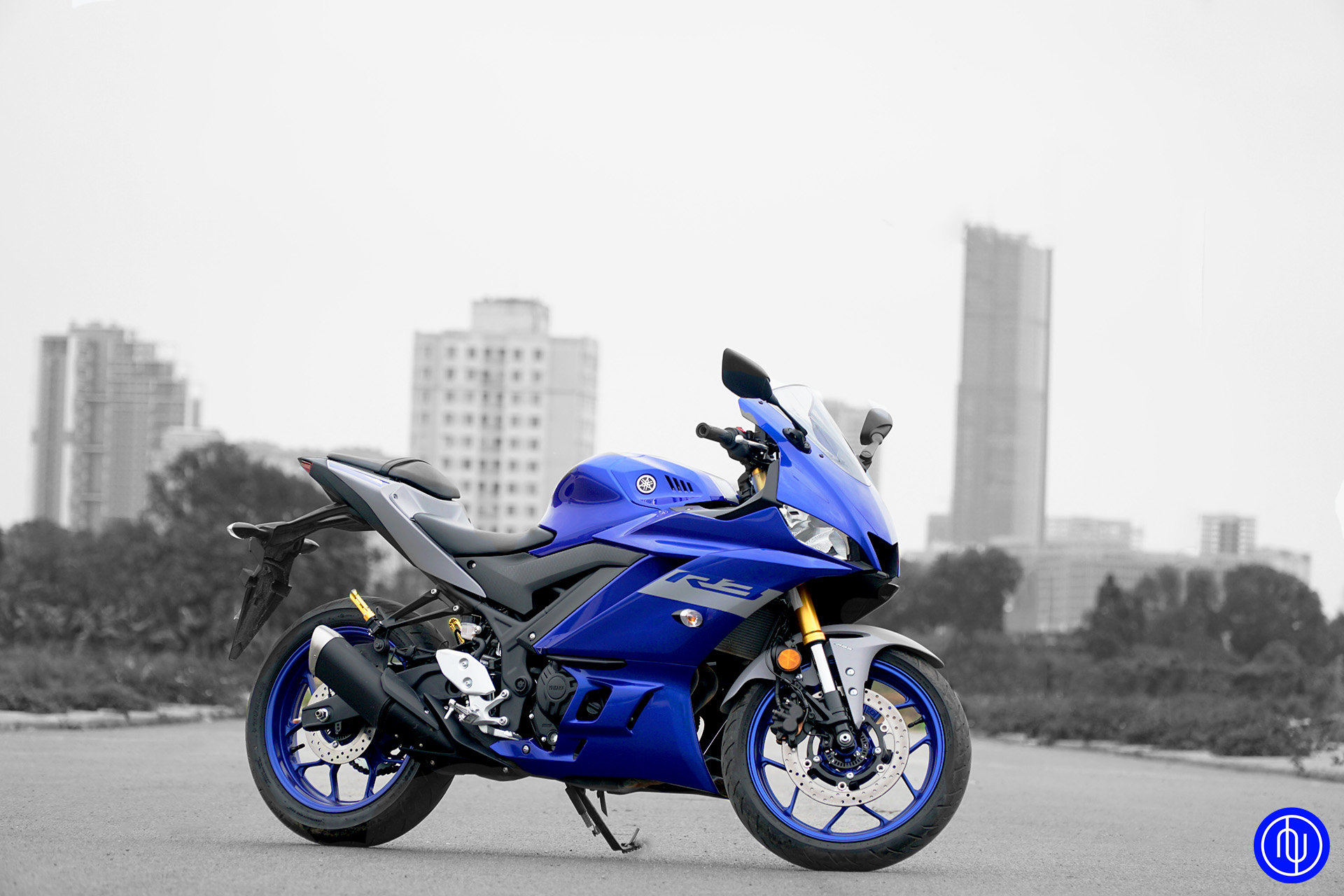 Soi chi tiết Yamaha R3 2020 nhập khẩu chính hãng | AutoMotorVN