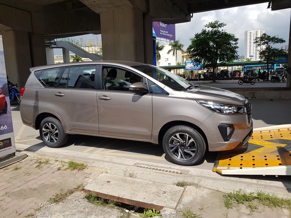 Xuất hiện hình ảnh được cho là Toyota Innova 2020 tại Việt Nam ...